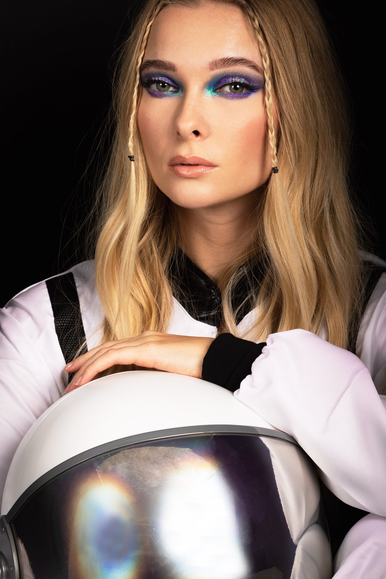 Gal on the Moon - Effects Eyeshadow Palette – GlossGods Cosmetics